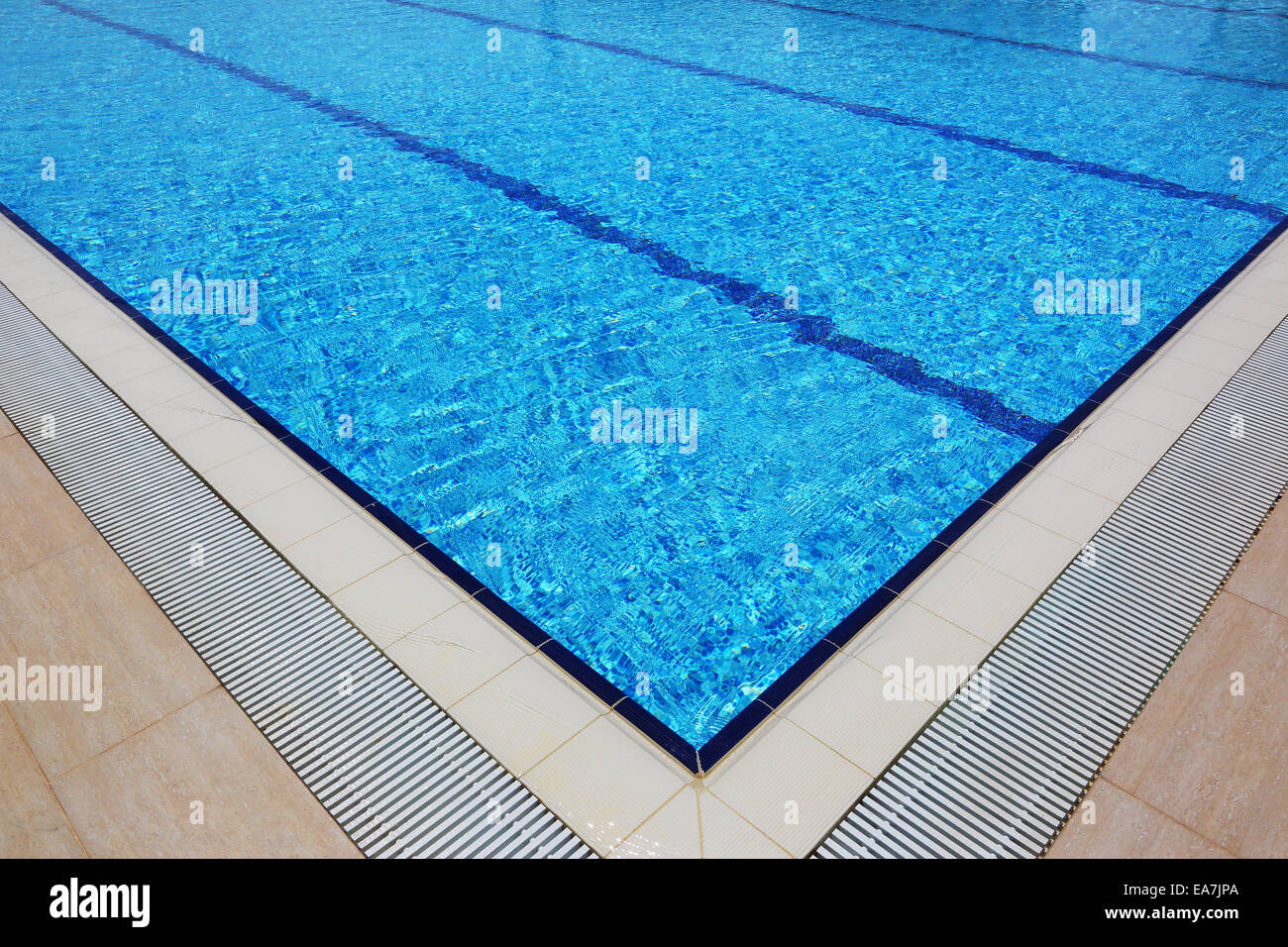 swimming pool with clear blue water Stock Photo - Alamy