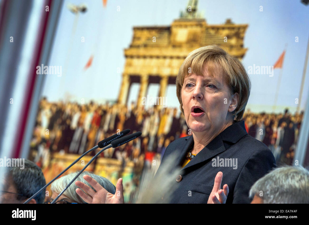 Angela merkel berlin wall hi-res stock photography and images - Alamy
