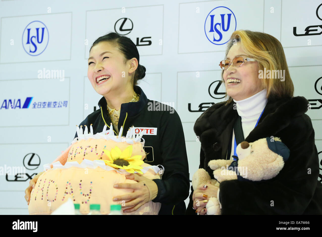 Shanghai, China. 7th Nov, 2014. (L to R) Kanako Murakami (JPN), Machiko ...