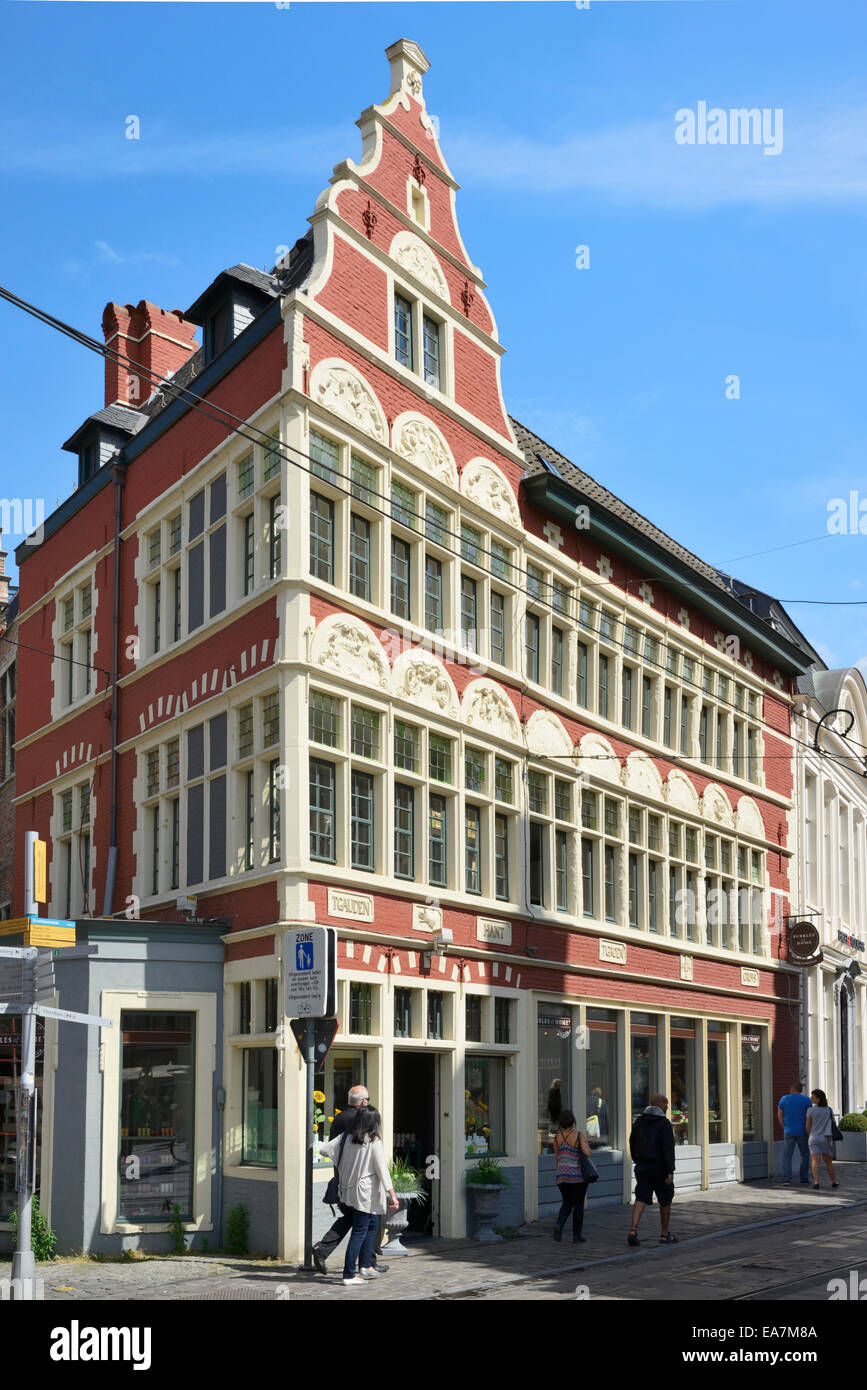 Traditional Flemish merchants house, Kleine Vismarkt, Ghent, Flanders ...