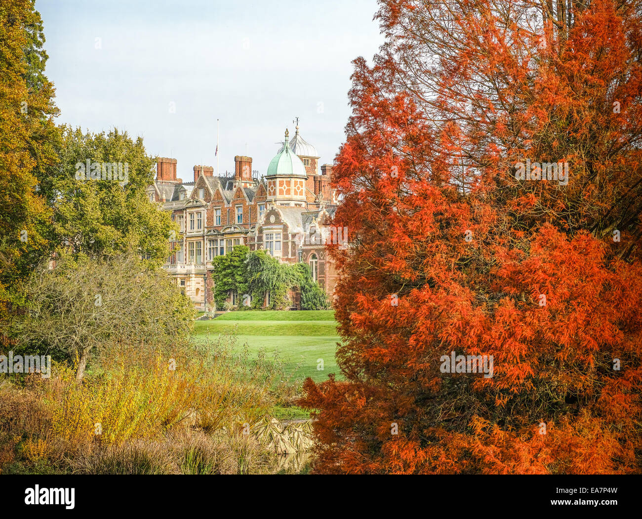 Sandringham house with park hi-res stock photography and images - Alamy