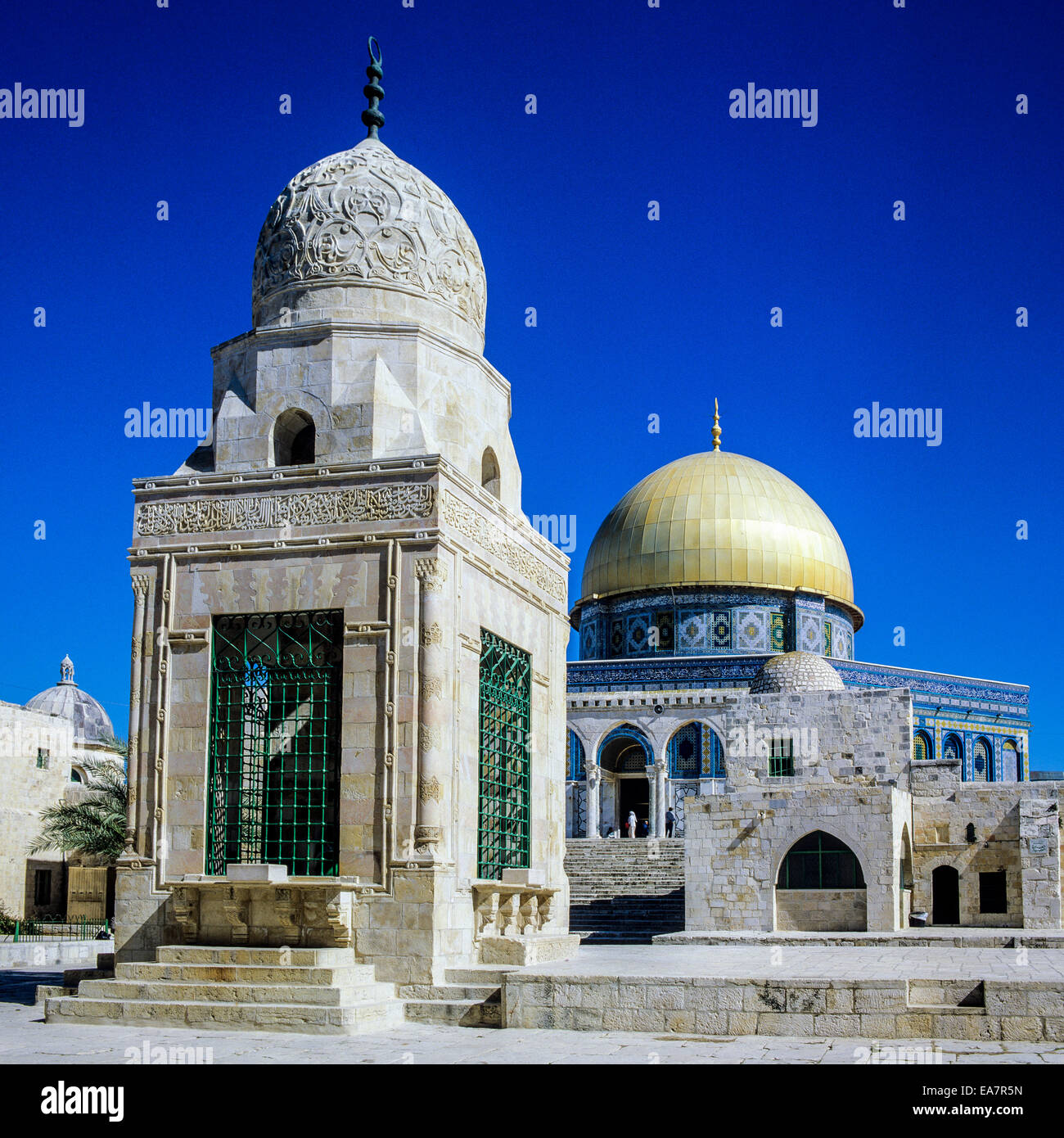 Sabil Qaitbay fountain and Dome of the Rock on Temple Mount Jerusalem ...
