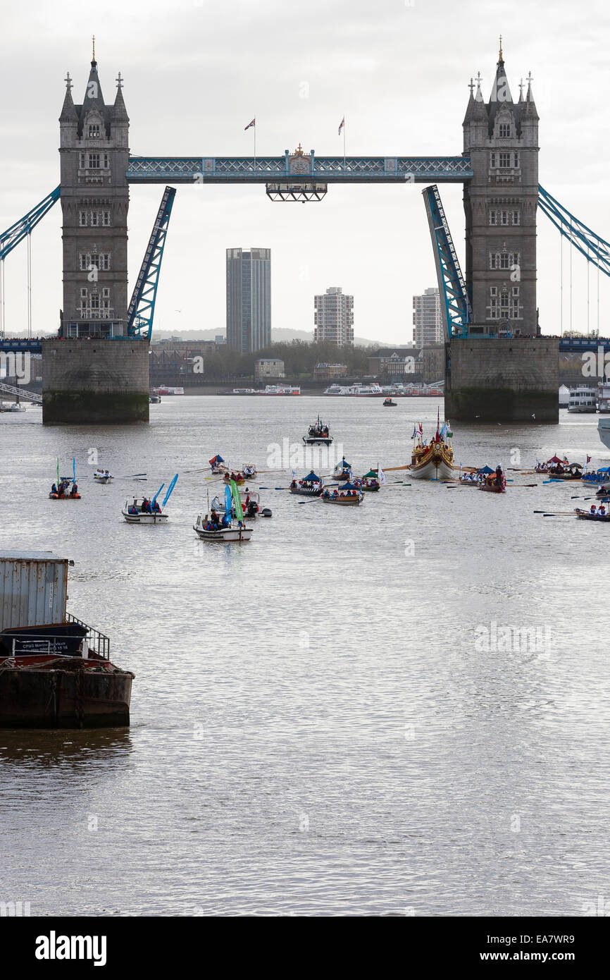 London, UK. 8th Nov, 2014. Lord Mayor's river pageant flotilla ...