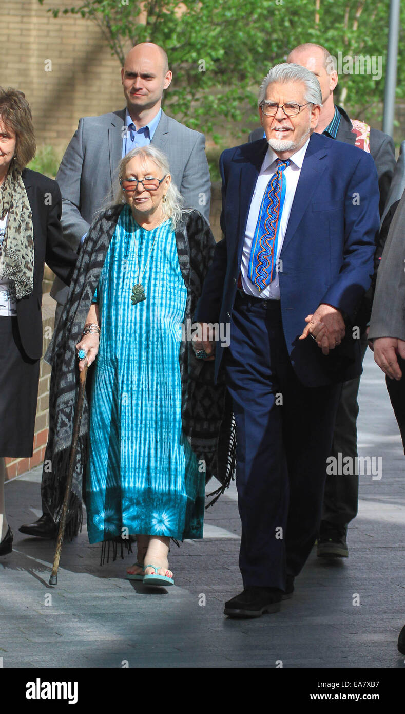 Rolf Harris leaving Southwark Crown Court with family members Featuring ...