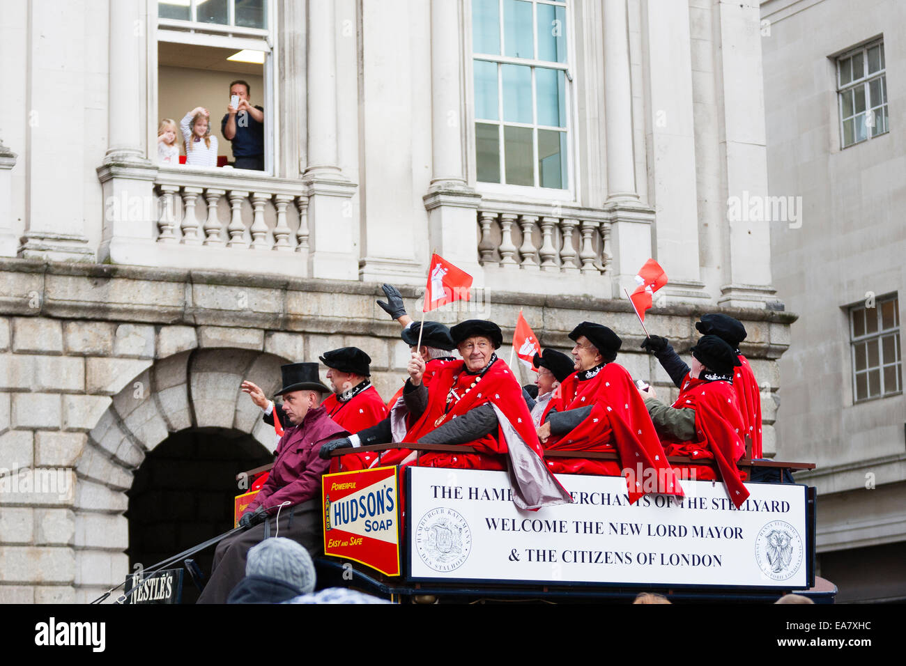 London, UK. 8th Nov, 2014. Onlookers and float at Lord Mayor's ...