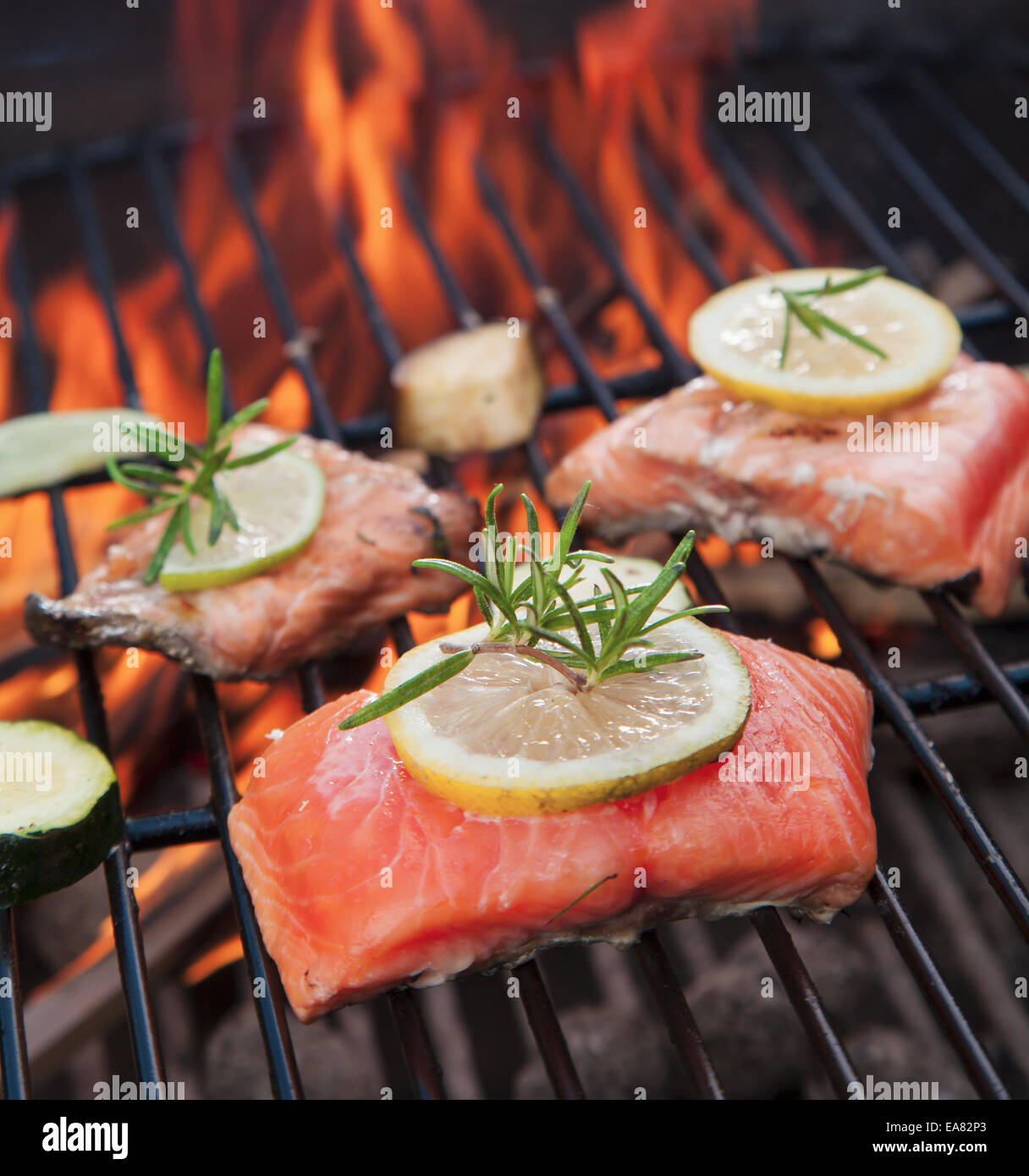 Fire cooked salmon hi-res stock photography and images - Alamy