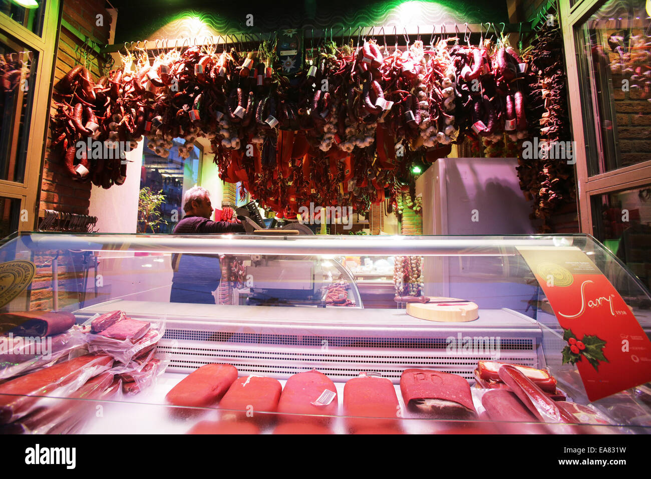 Supermarket ceiling hi-res stock photography and images - Alamy