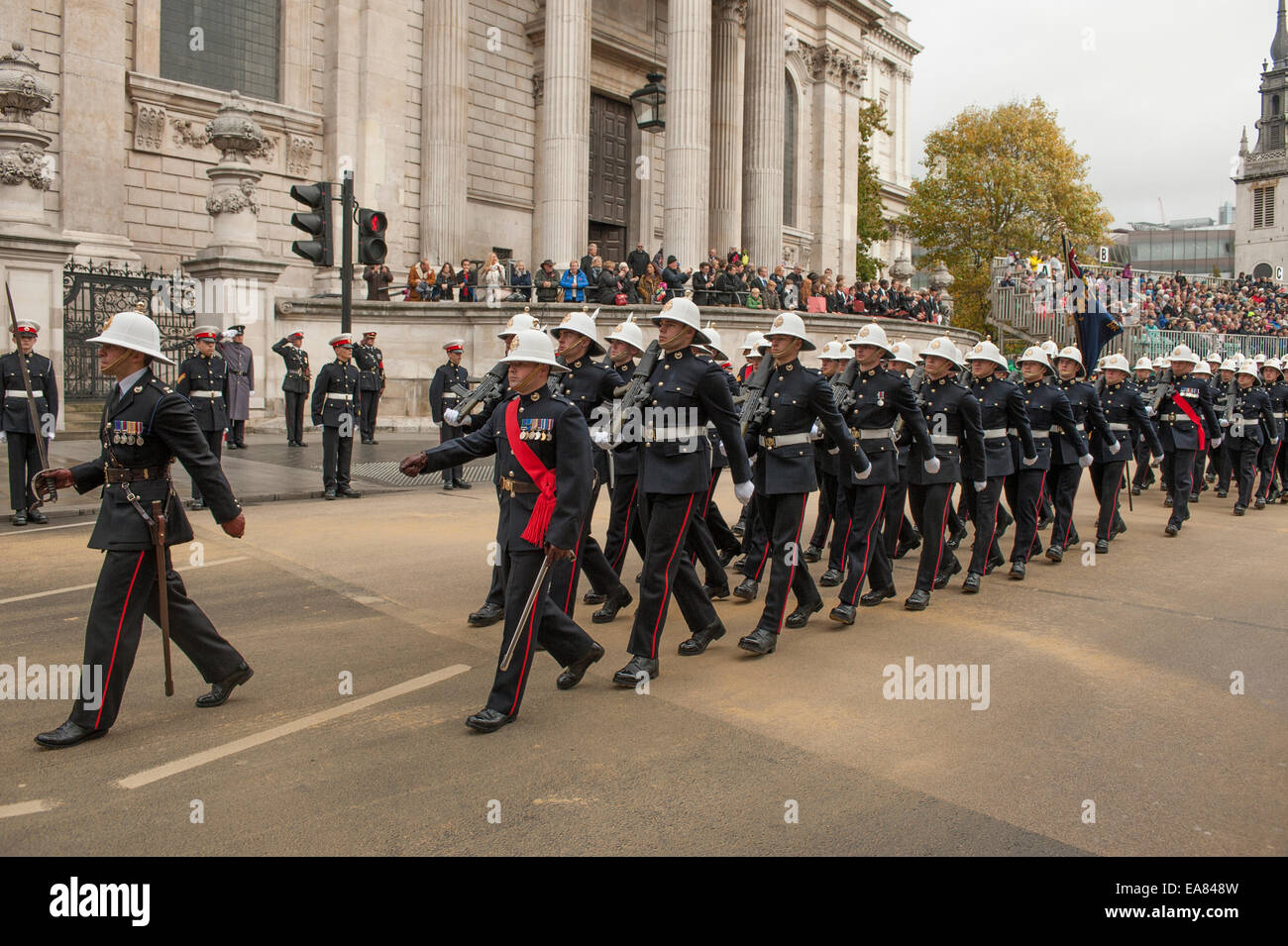 Royal marines commando troops hi-res stock photography and images - Alamy