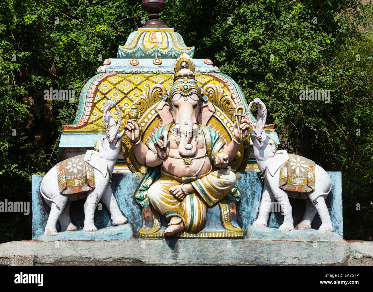 Lord ganesha flanked two elephants hi-res stock photography and images ... Lord ganesha flanked two elephants hi-res stock photography and images ...