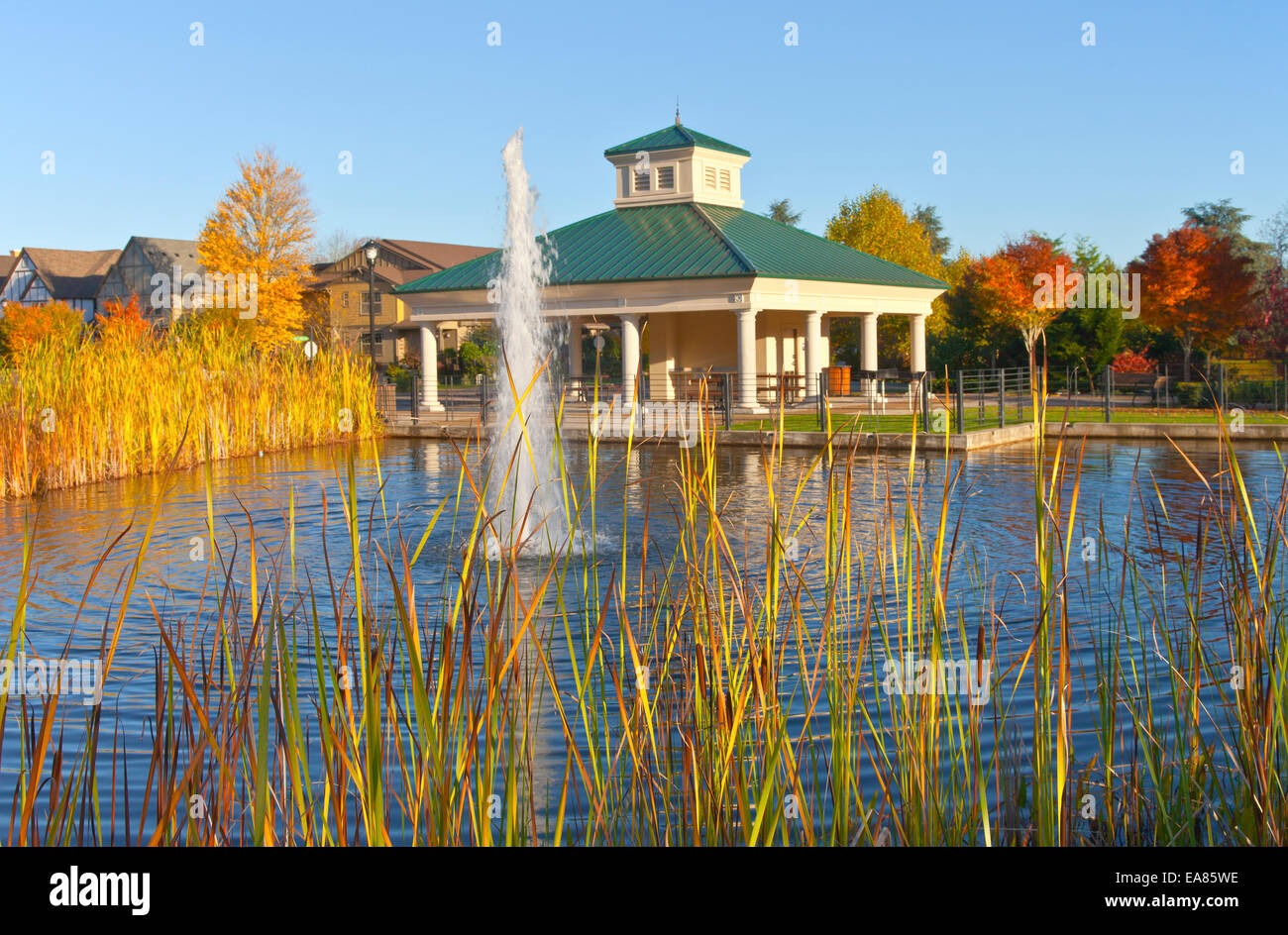 Public park and fountain Willsonville Oregon Stock Photo - Alamy