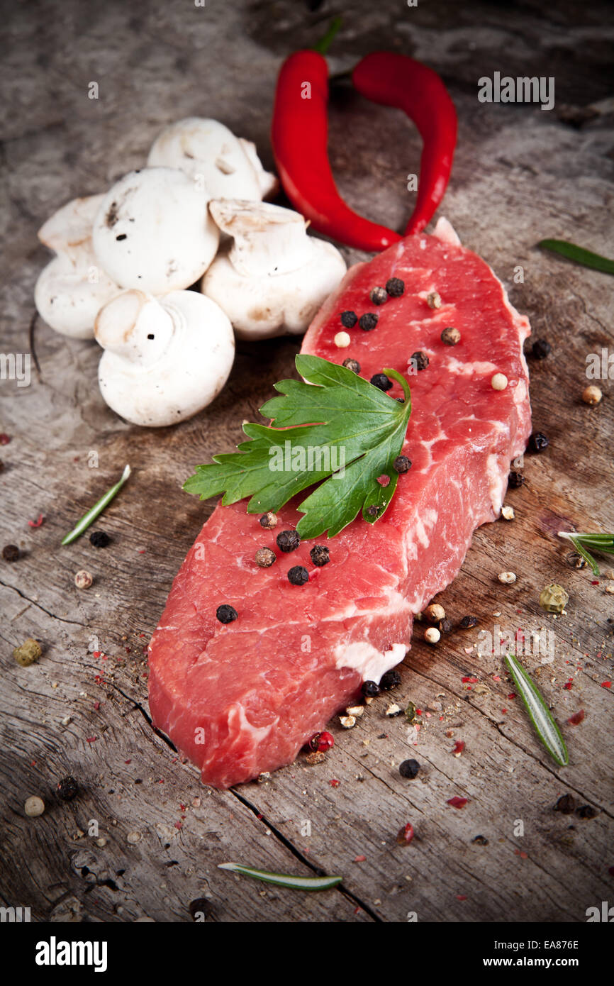 Raw beef steak hi-res stock photography and images - Alamy