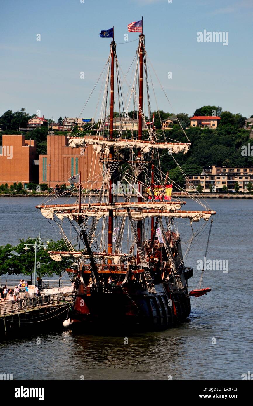 NYC: 17th century replica Spanish sailing ship El Galeon at Pier 84 on ...