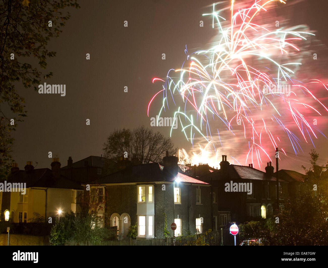 Wimbledon London,UK. 8th November 2014. Spectacular fireworks display ...