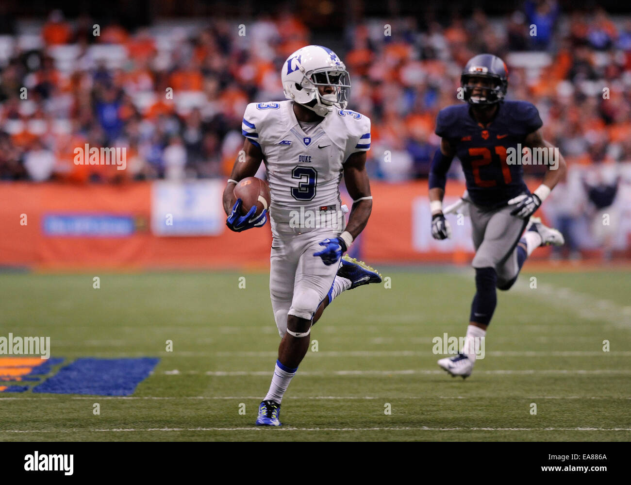 Crowder hi-res stock photography and images - Alamy