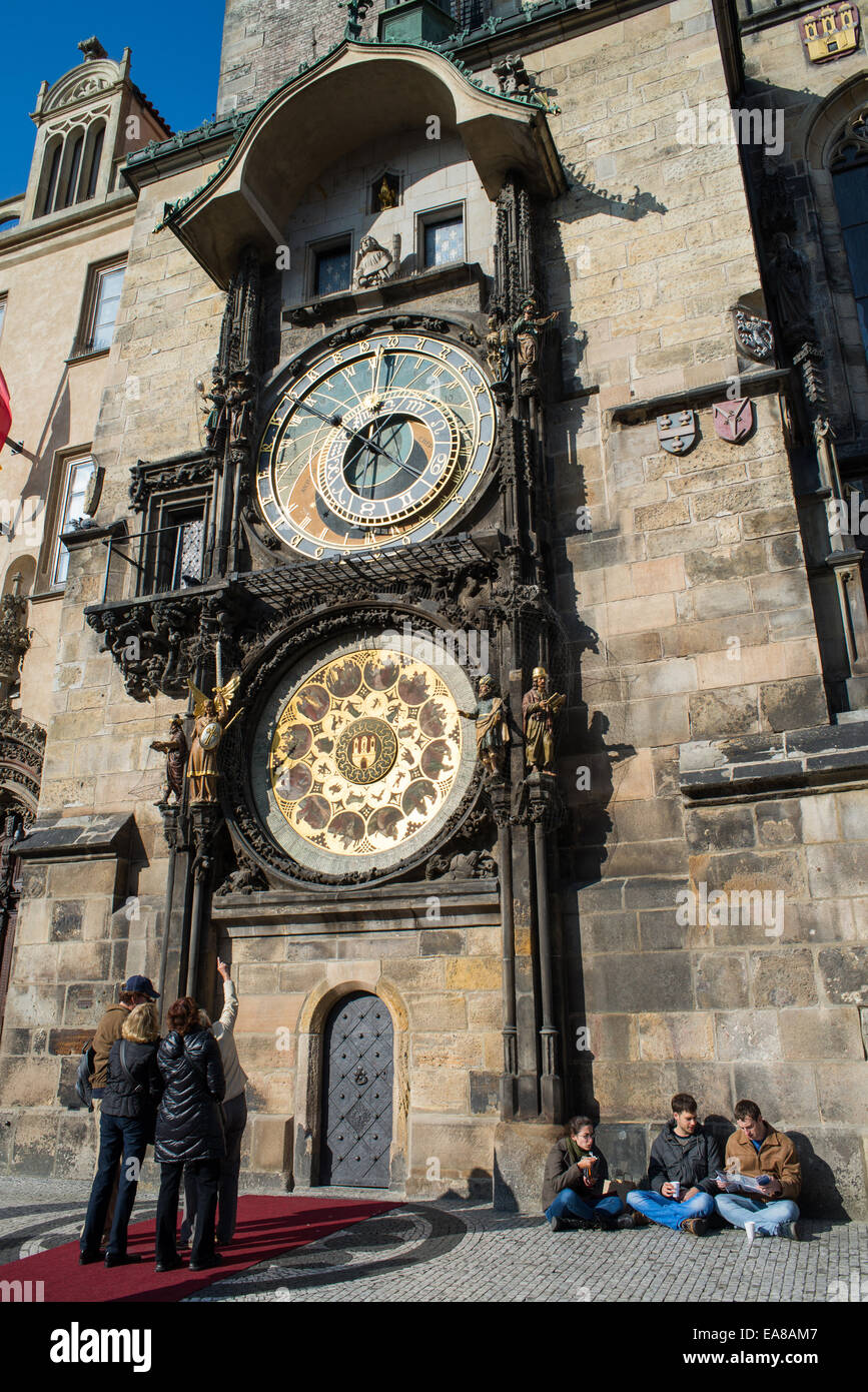 Tourists look at the Astronomical Clock, Old Town Square, Prague Stock ...