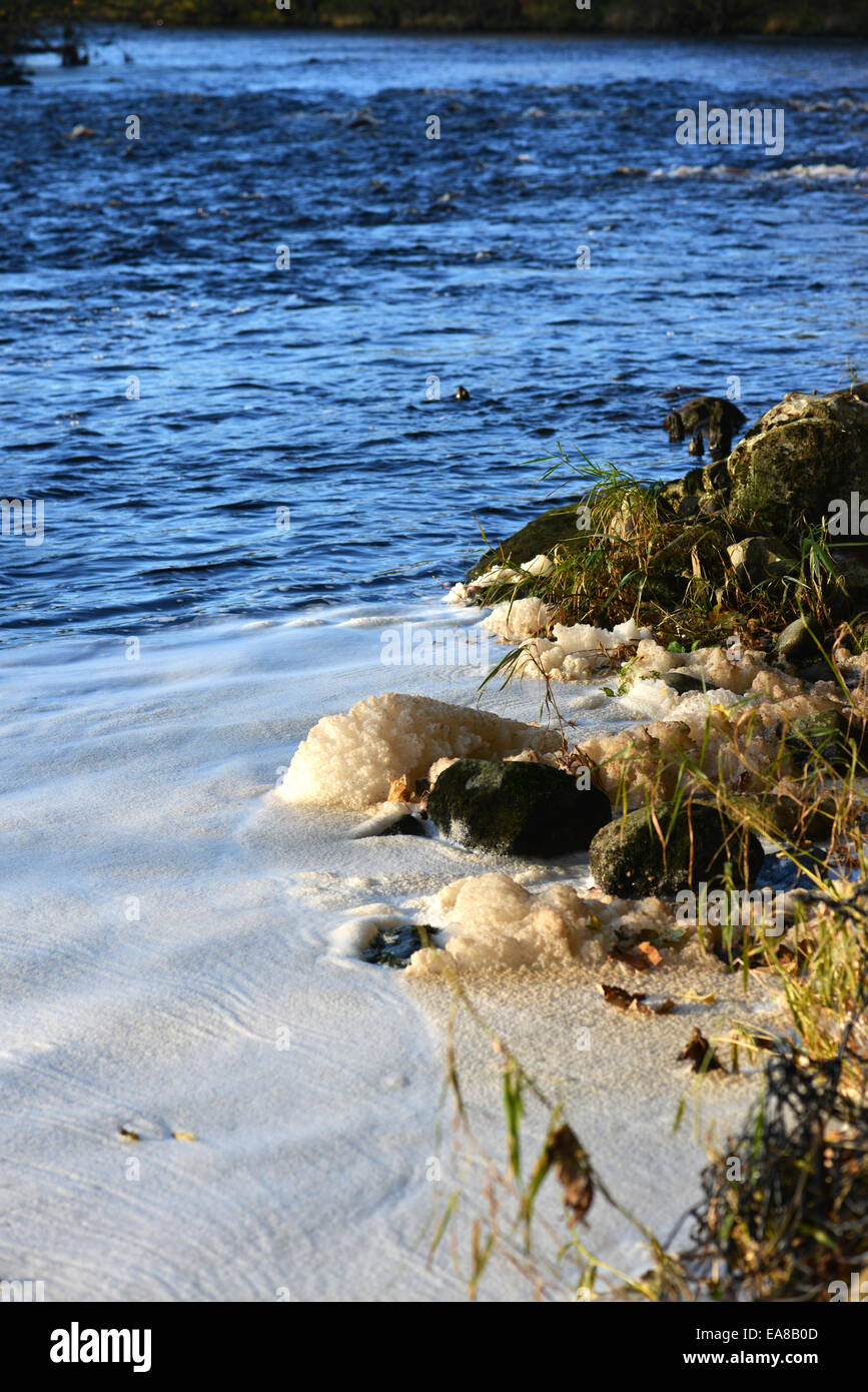 Foam on river hi-res stock photography and images - Alamy