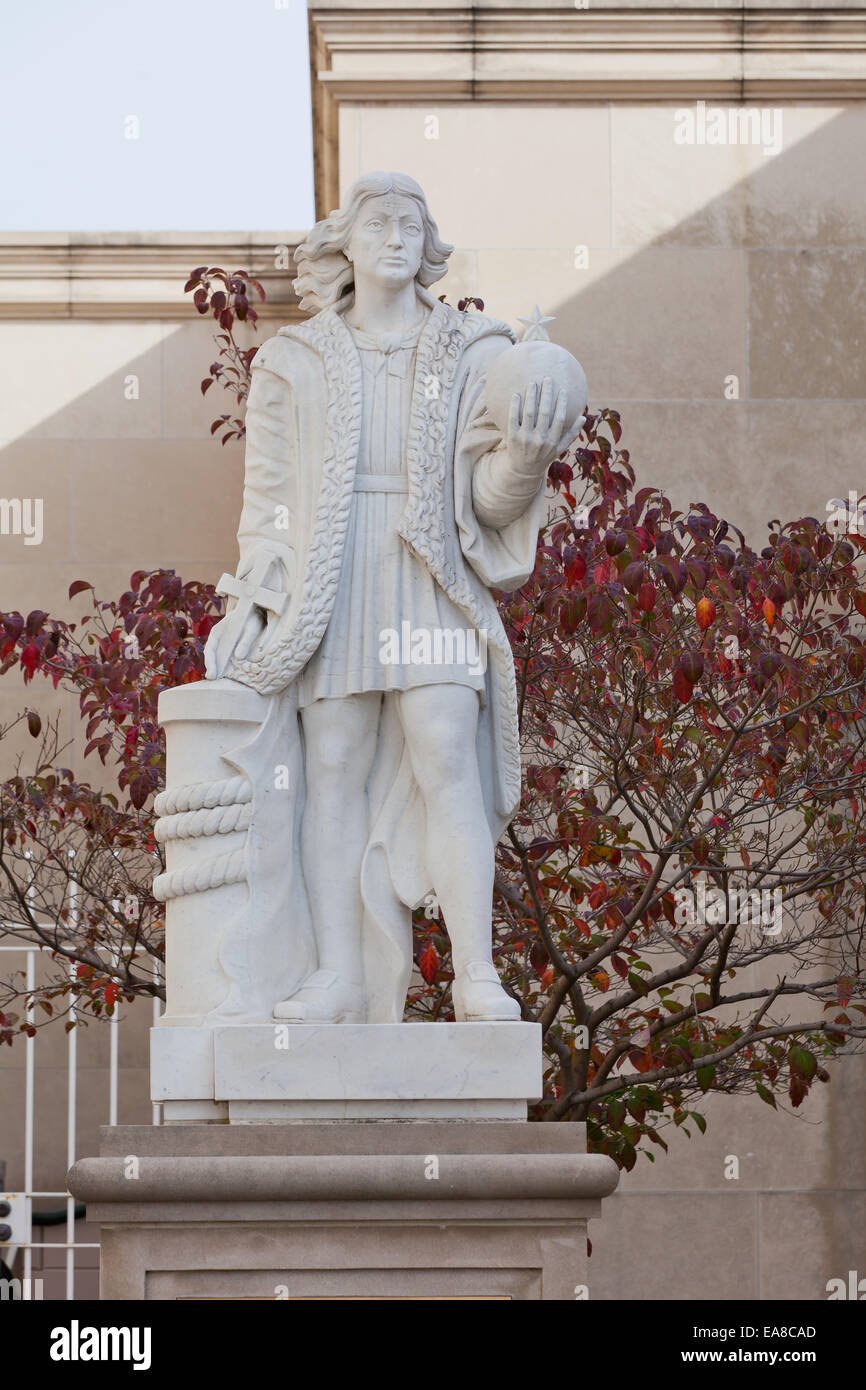 Christopher Columbus statue - USA Stock Photo - Alamy