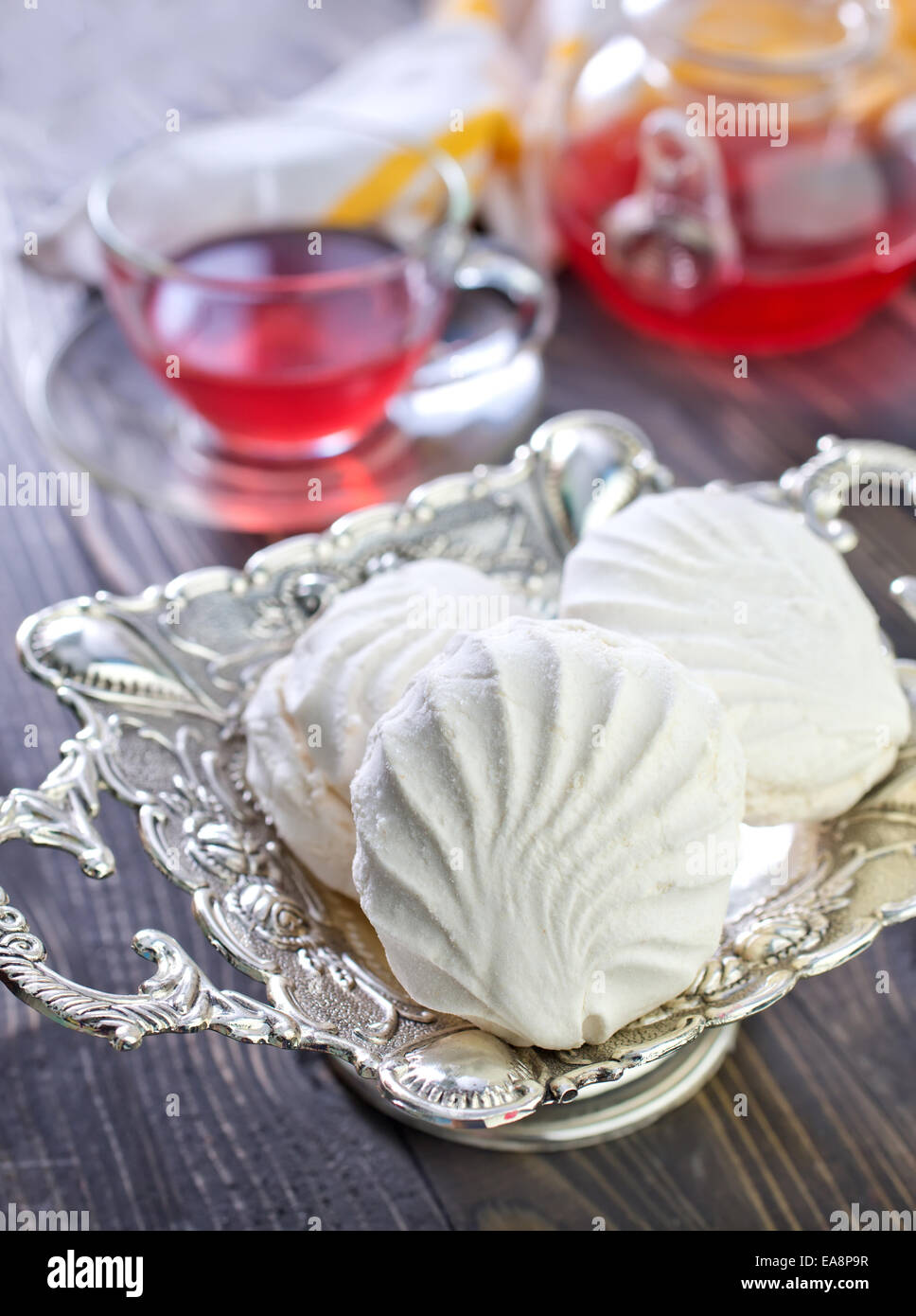 Apple meringue cakes hi-res stock photography and images - Alamy