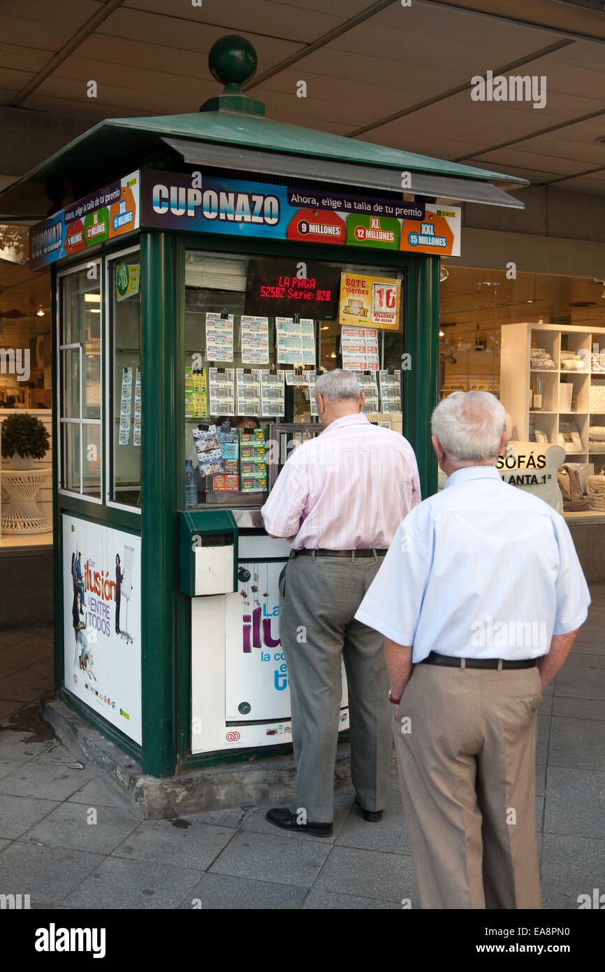 Attraction ticket booth hi-res stock photography and images - Alamy