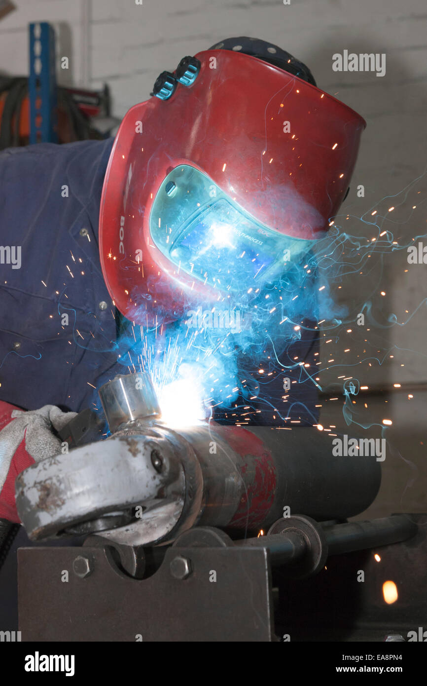Engineer arc welding hi-res stock photography and images - Alamy
