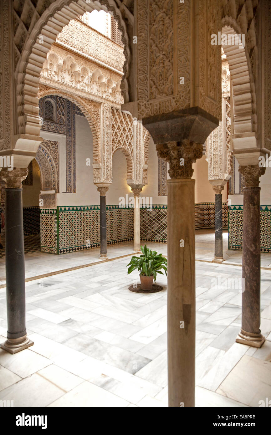 Alcazar seville palace moorish hi-res stock photography and images - Alamy