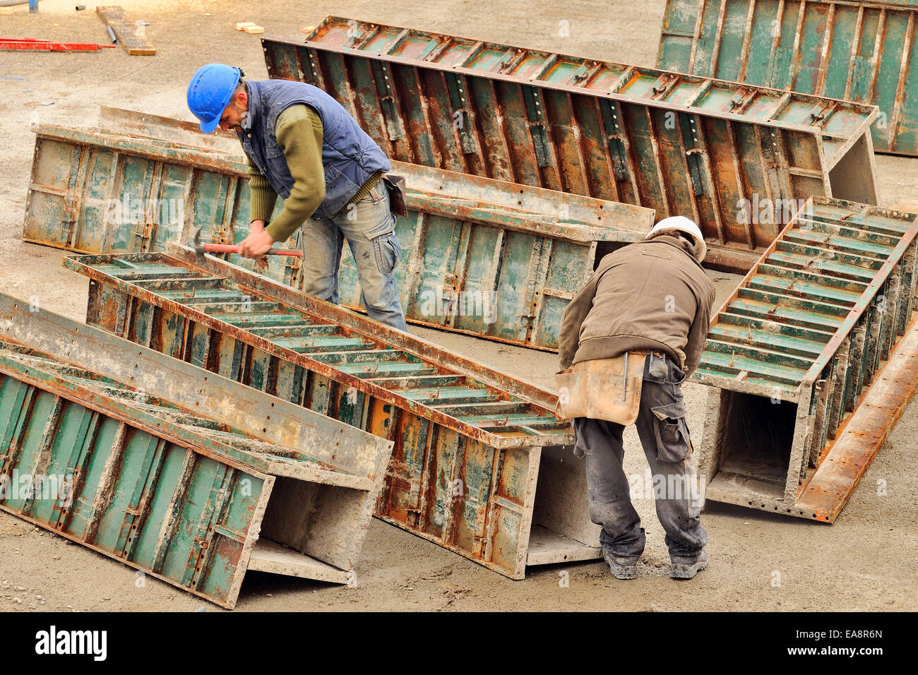 BARCELONA - JANUARY 8: Spanish construction worker, construct a major ...