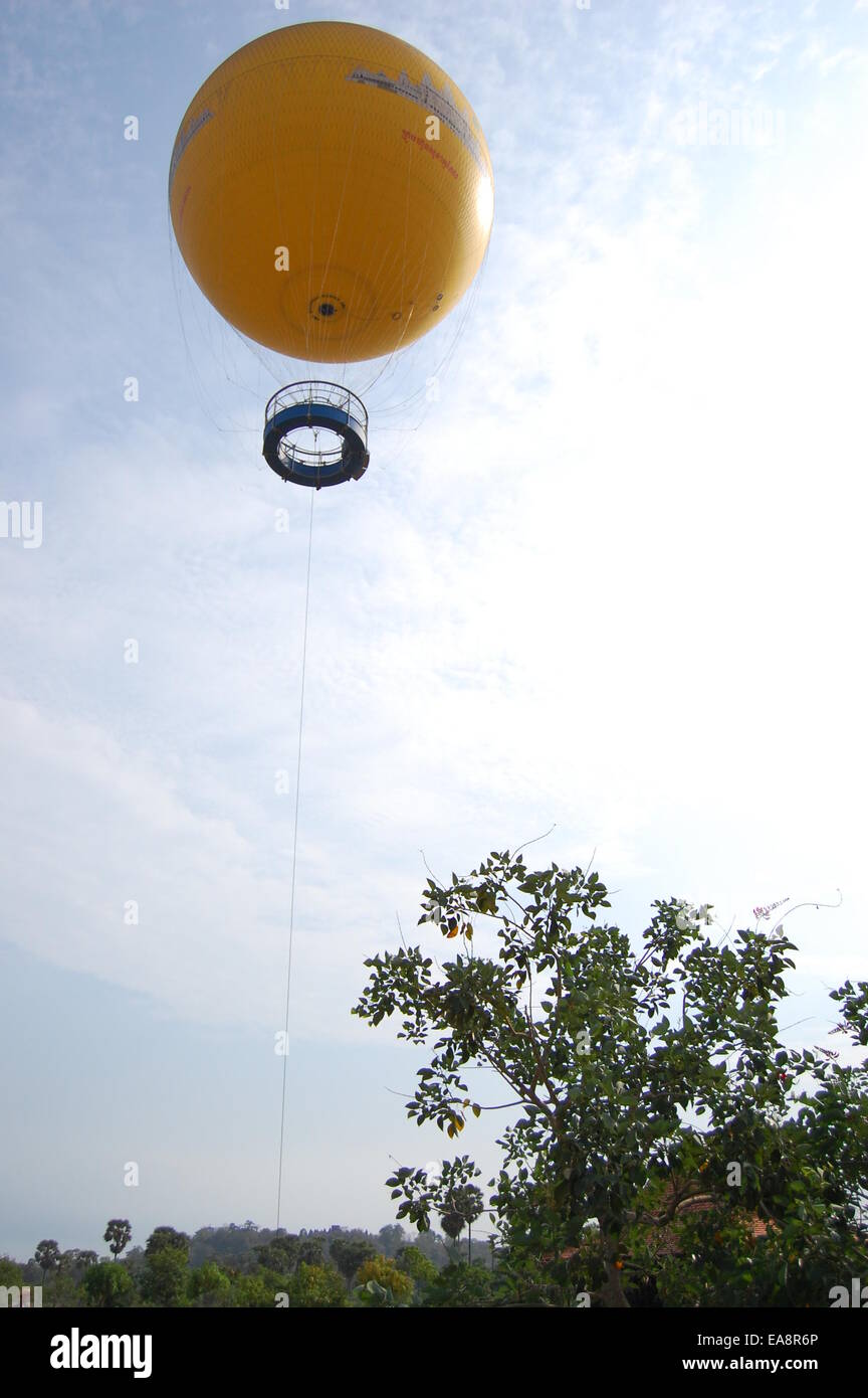 Traveller look View on top of Angkor Wat by balloon in Siemreap ...