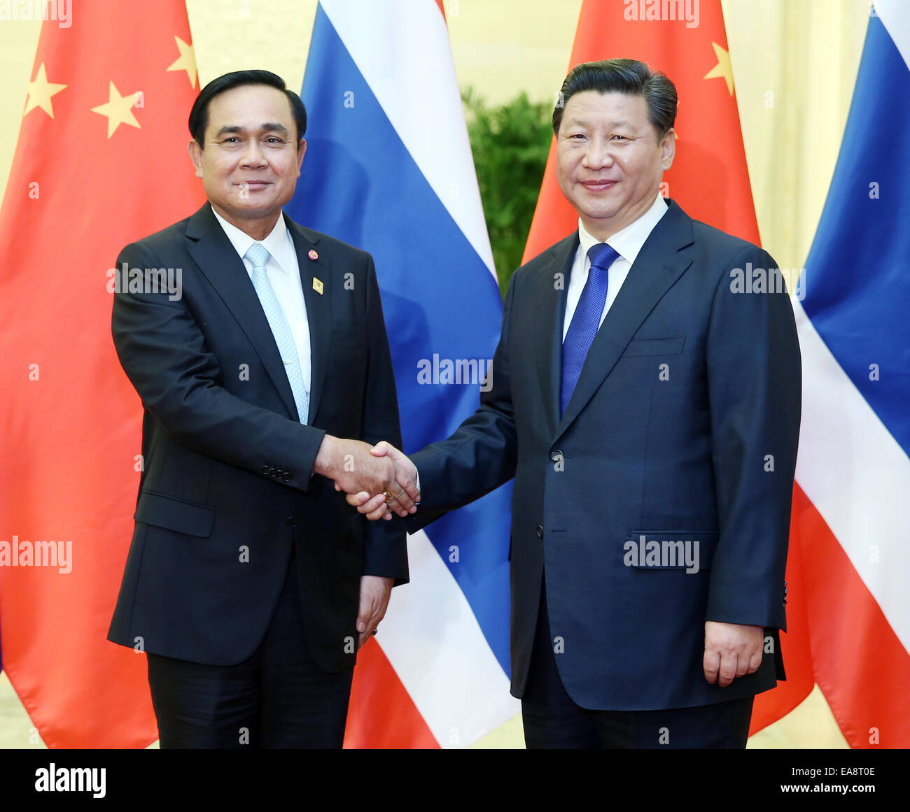 Beijing, China. 9th Nov, 2014. Chinese President Xi Jinping (R) meets ...