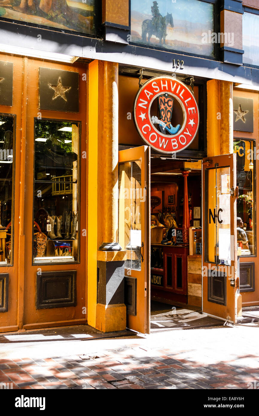 Cowboy bar hi-res stock photography and images - Alamy