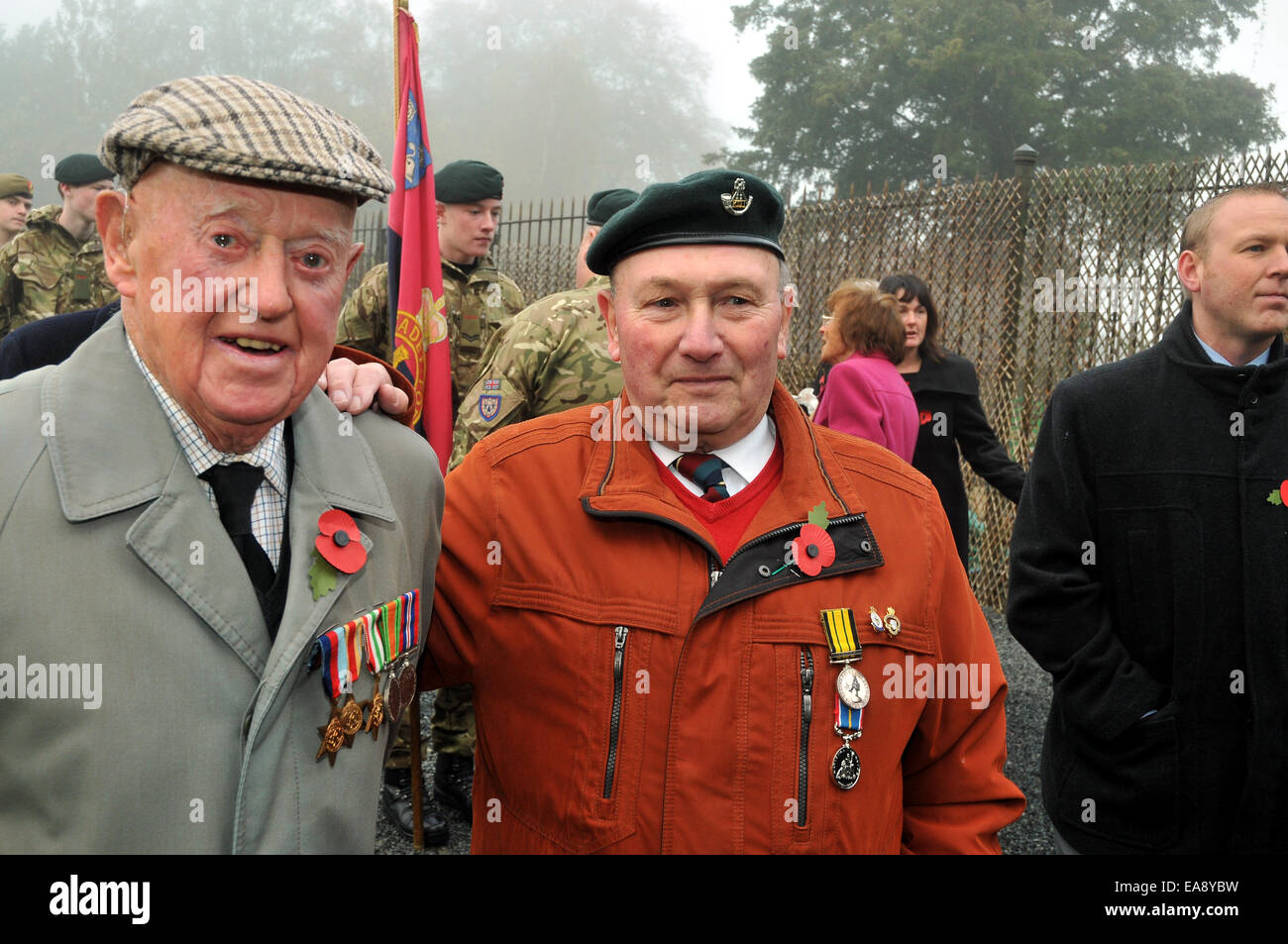 UK 9.11.14 Ludlow Remembrance 93 year old Alan Johnson and 78 year old ...