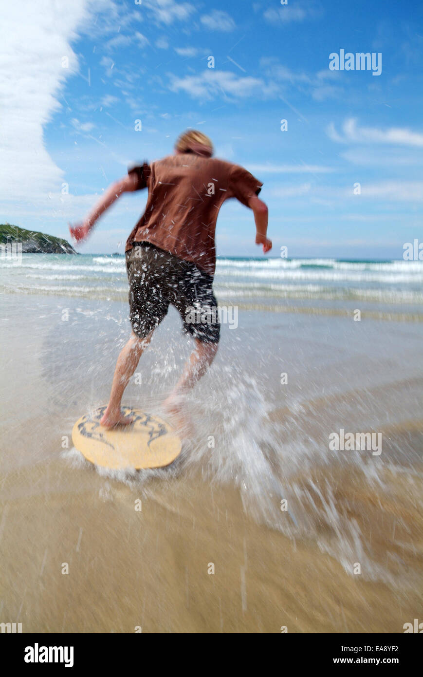 Skimming low hi-res stock photography and images - Alamy