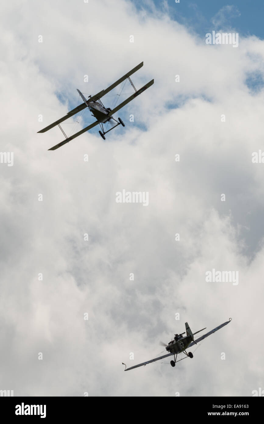 Dogfight biplane world war 1 hi-res stock photography and images - Alamy
