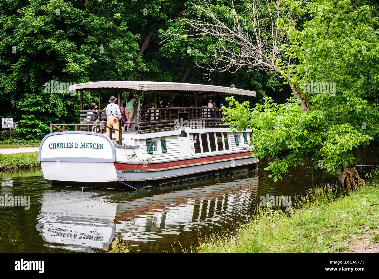 Mule team and drivers pulling Charles F Mercer, Great Falls Tavern, C&O ...