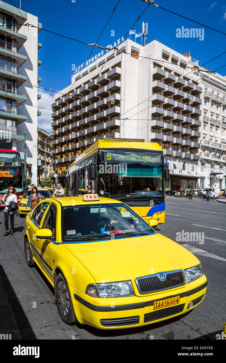 Bus and taxi traffic at Syntagma Square in downtown Athens, Greece ...