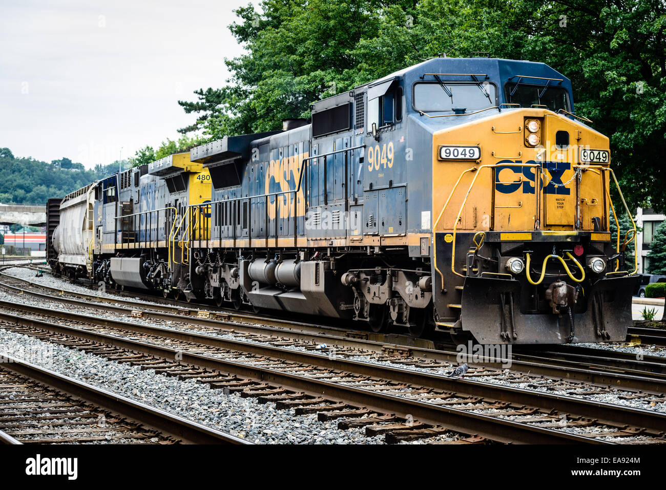 CSX C40-9W No 9049 & AC44-CW No 480 on a mixed freight, Cumberland, Maryland Stock Photo - Alamy