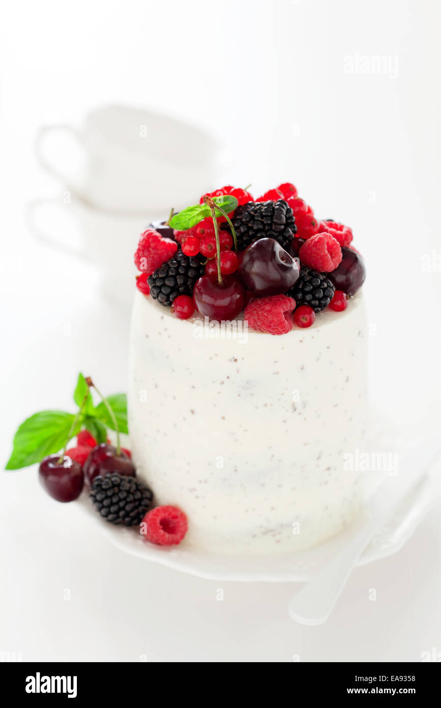 Cake with fresh berries Stock Photo - Alamy