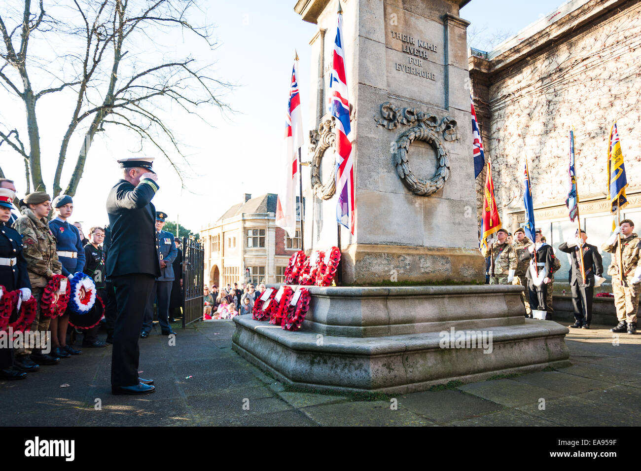 Remembrance sunday parade war memorial hi-res stock photography and ...