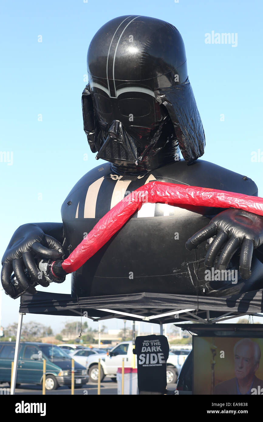 Darth vader fan hi-res stock photography and images - Alamy