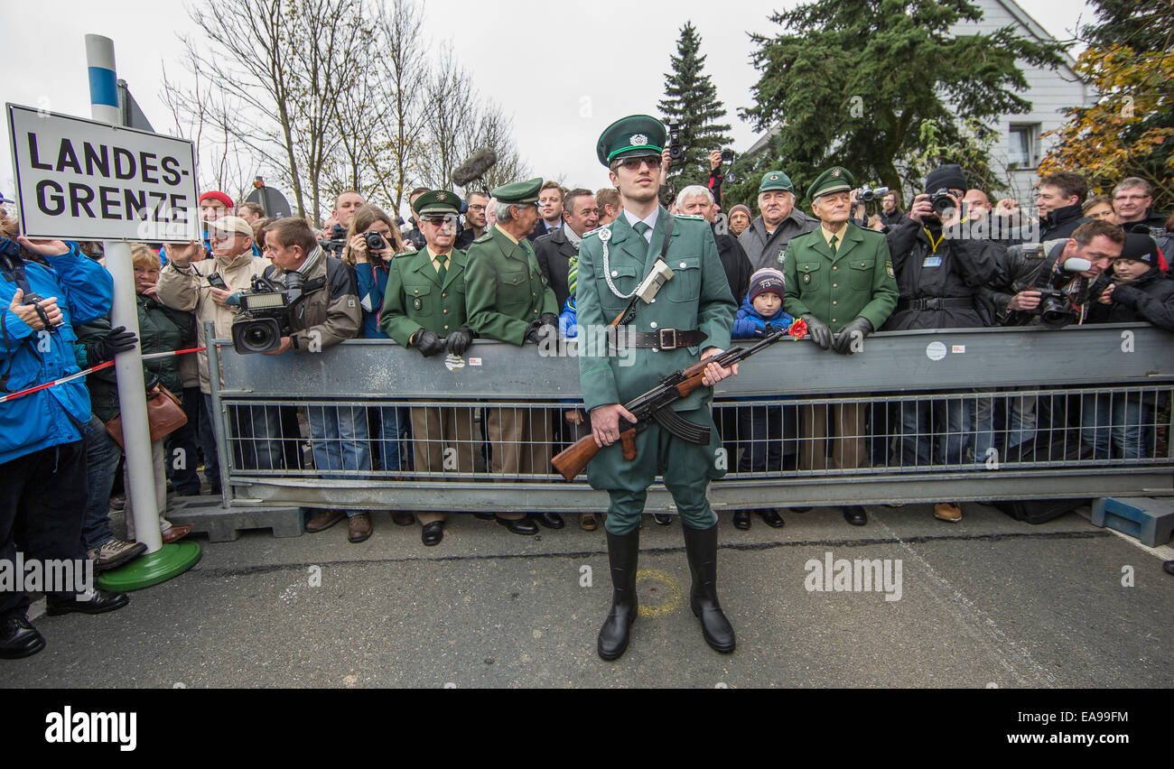 Grossing hi-res stock photography and images - Alamy