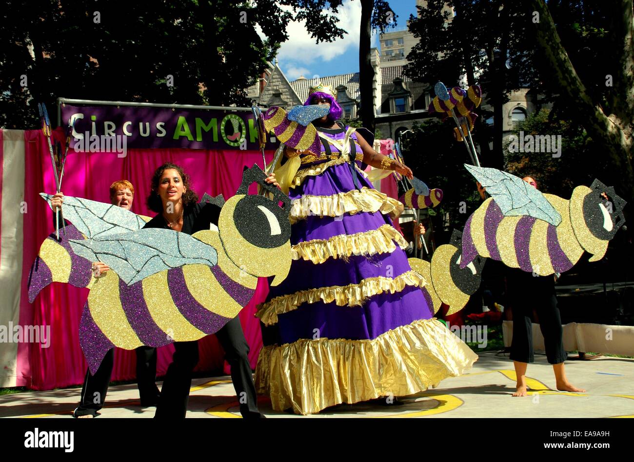 NYC: Cast members of the Circus Amok "Bee-Dazzled" show performing in ...