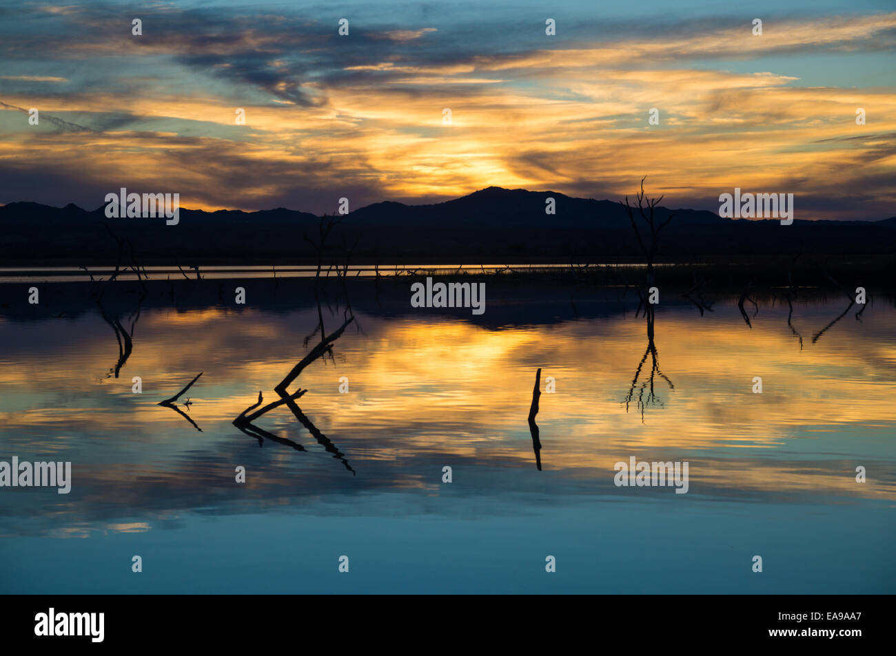 Colorado mountains and water sunset hi-res stock photography and images ...
