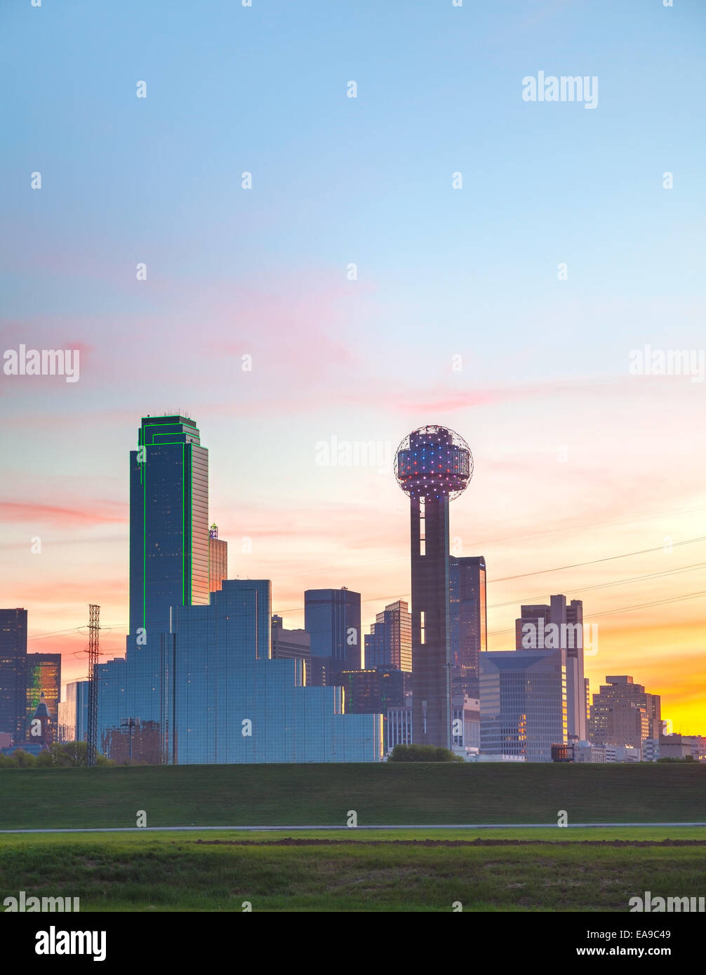 Dallas skyline sunrise hi-res stock photography and images - Alamy