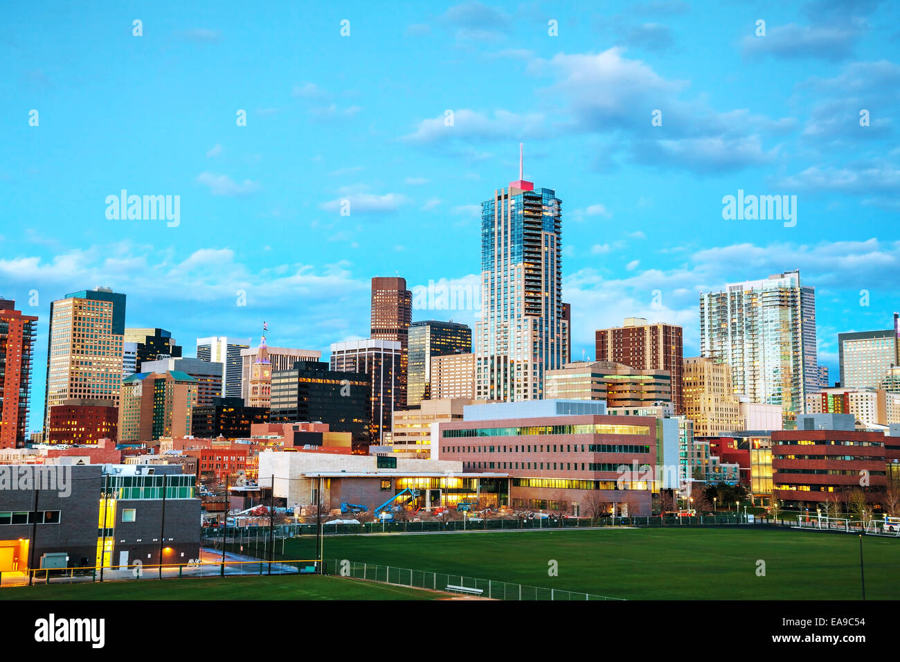 Night city skyline denver hi-res stock photography and images - Alamy