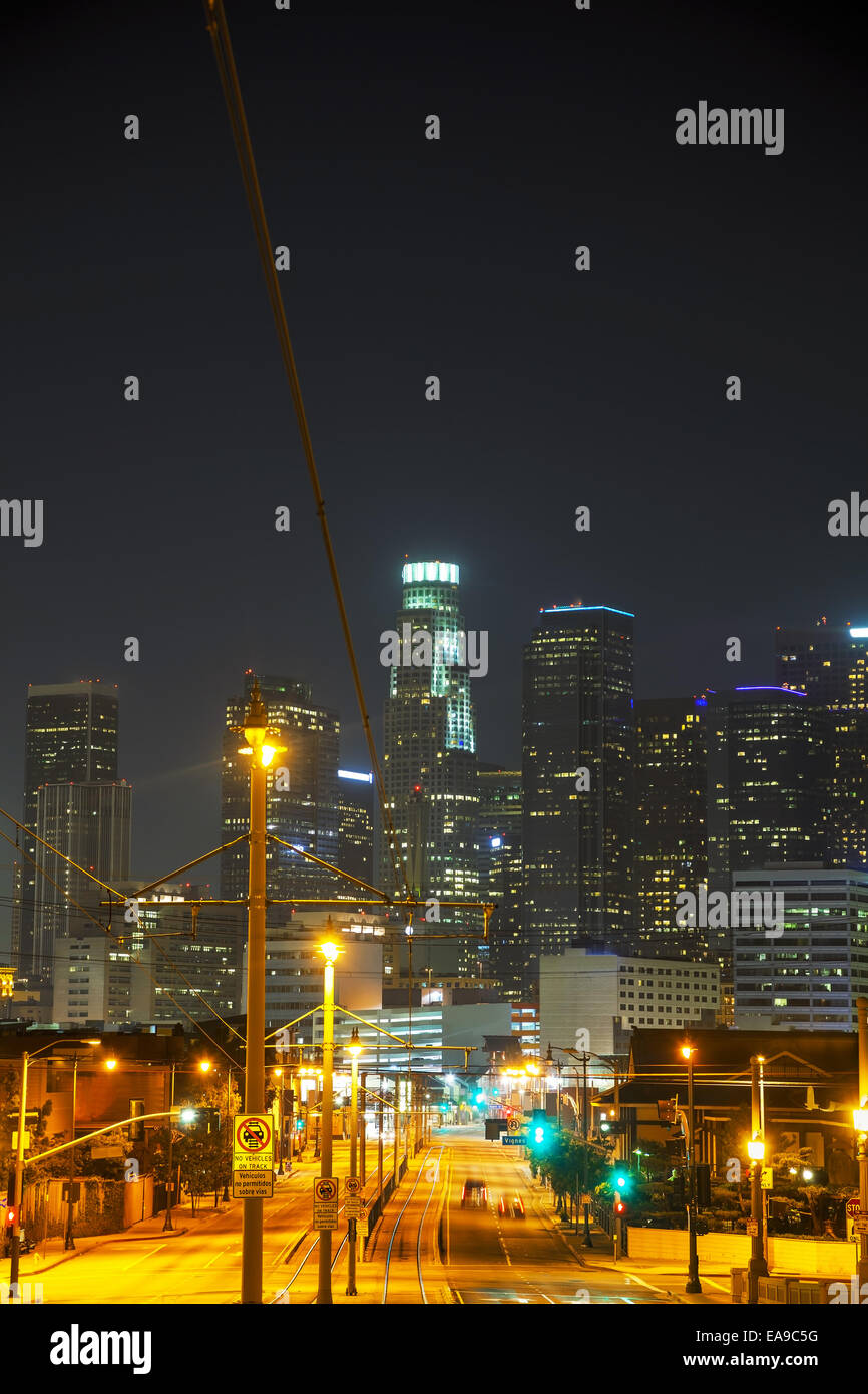 Los angeles skyline night hi-res stock photography and images - Alamy