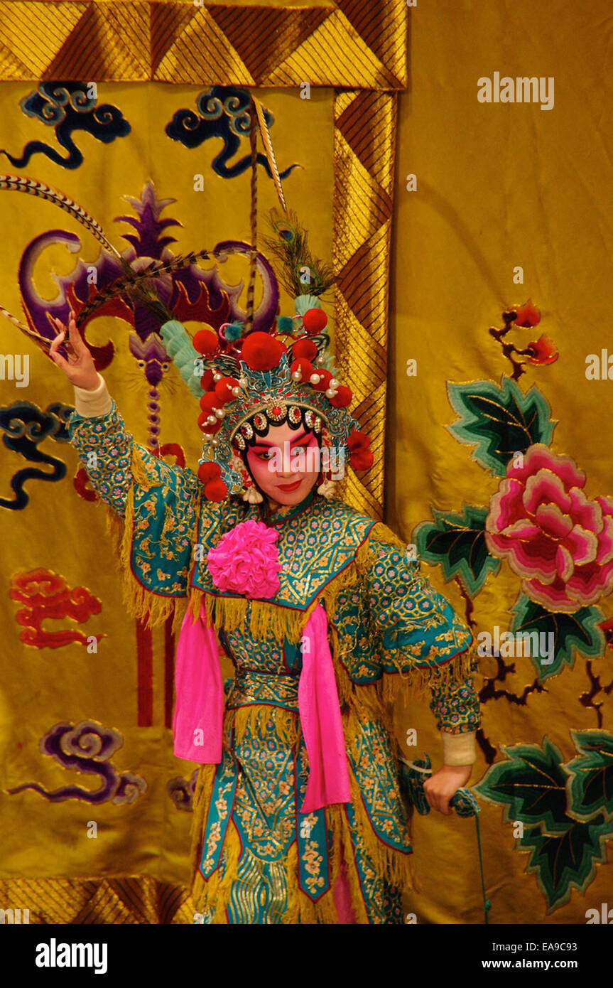 Dancer at the opera hi-res stock photography and images - Alamy