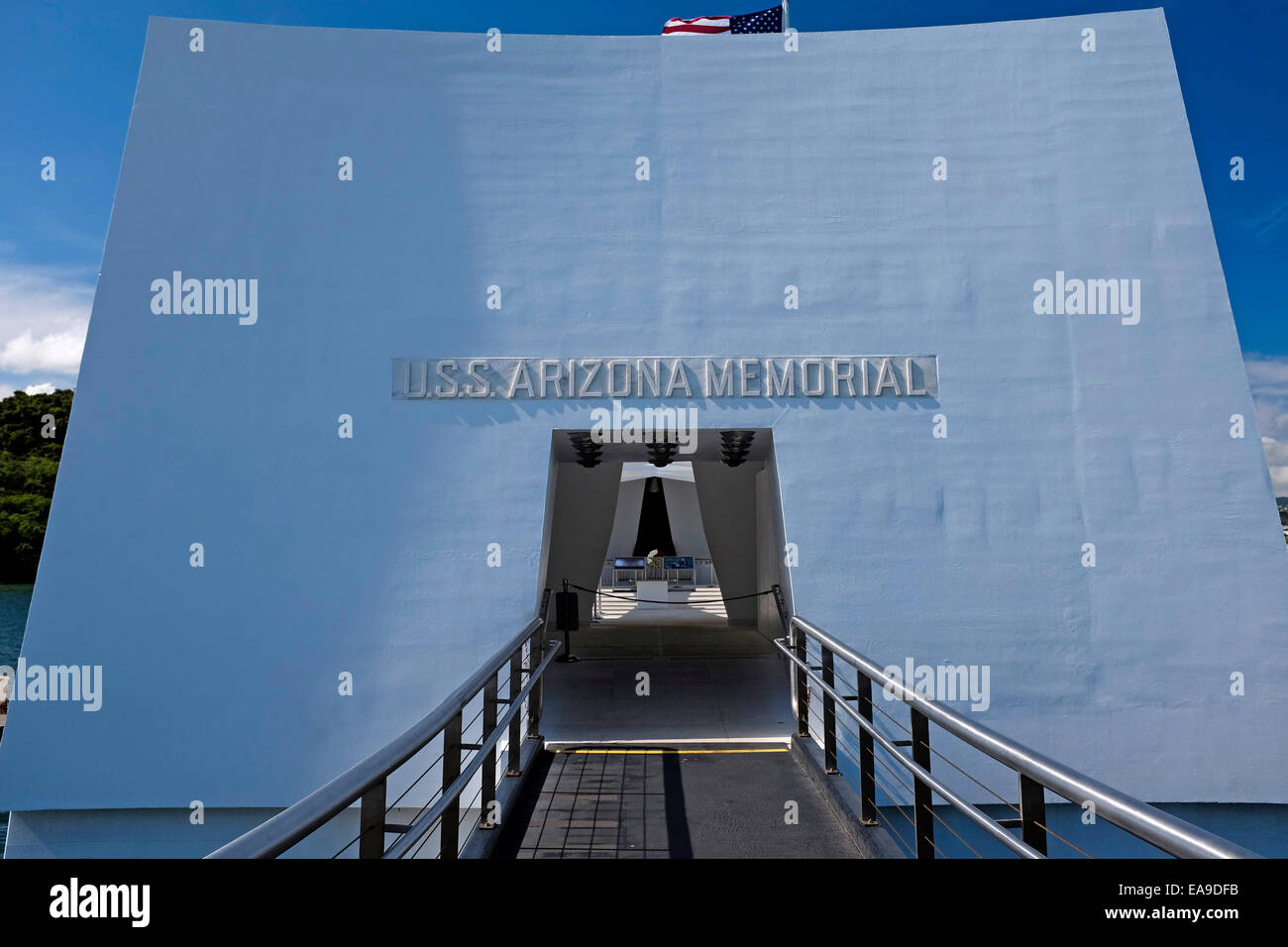 Uss arizona memorial hi-res stock photography and images - Alamy