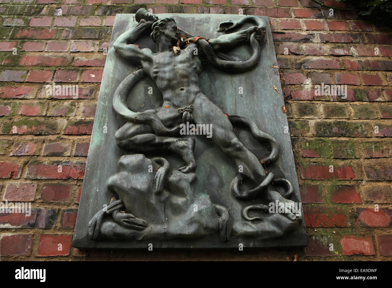 Der Rächer (1939). Bronze relief by German sculptor Arno Breker. Museum ...