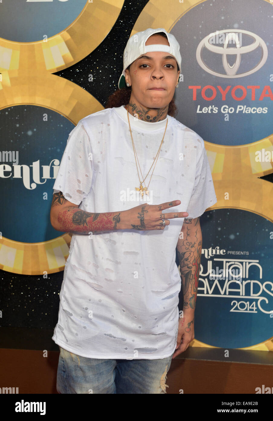 Recording artist Siya attends the 2014 Soul Train Music Awards at the ...