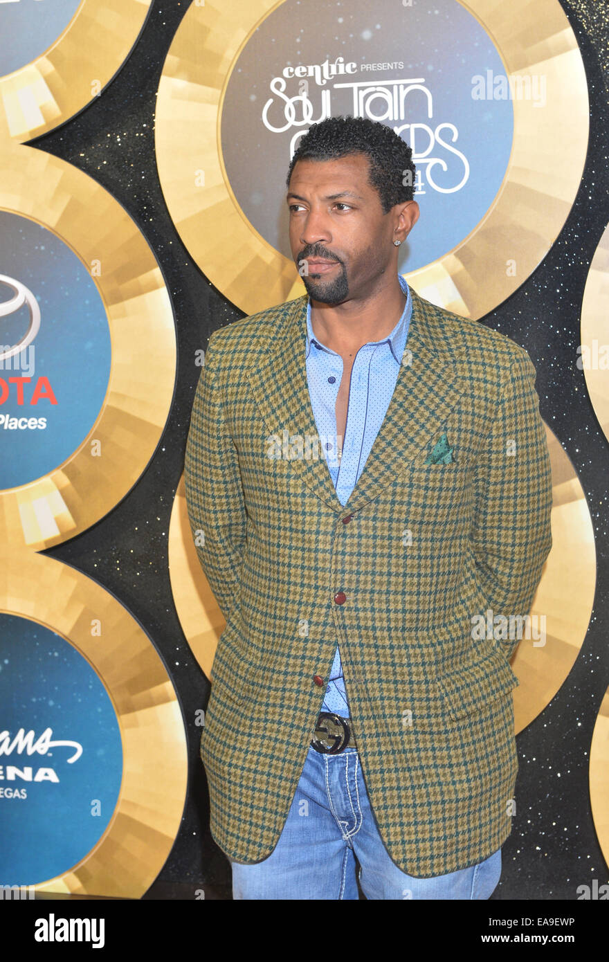 Actor Deon Cole attends the 2014 Soul Train Music Awards at the Orleans ...