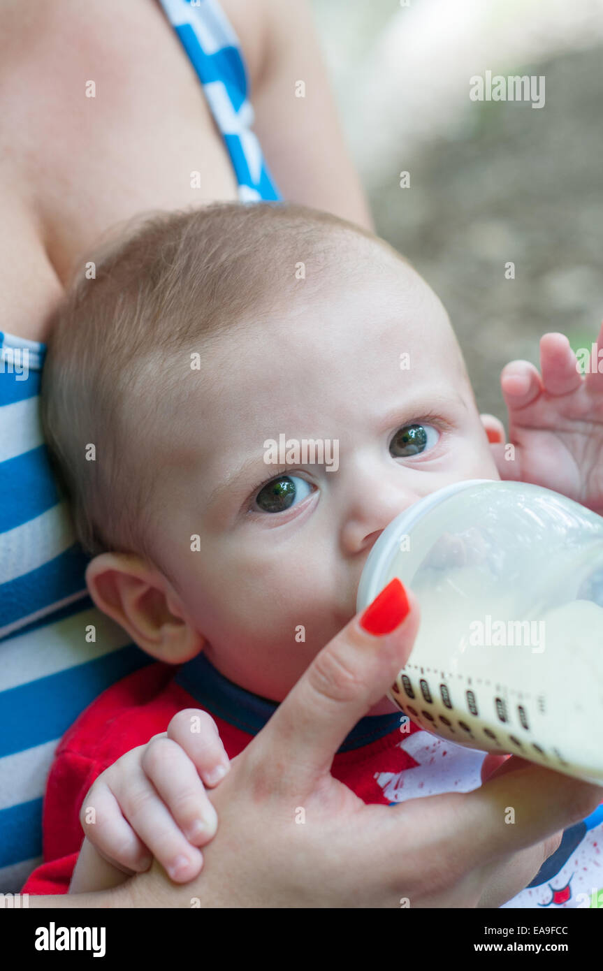 Baby milk mother hi-res stock photography and images - Alamy